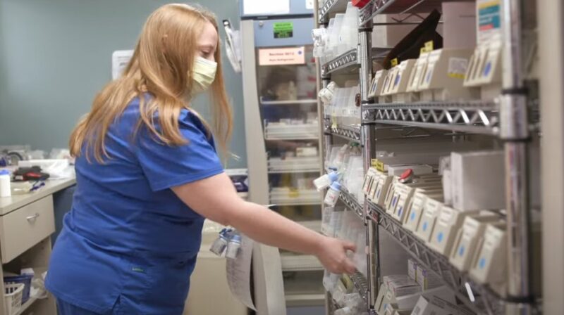 Does Texas require pharmacy technicians to be certified? - HTexas